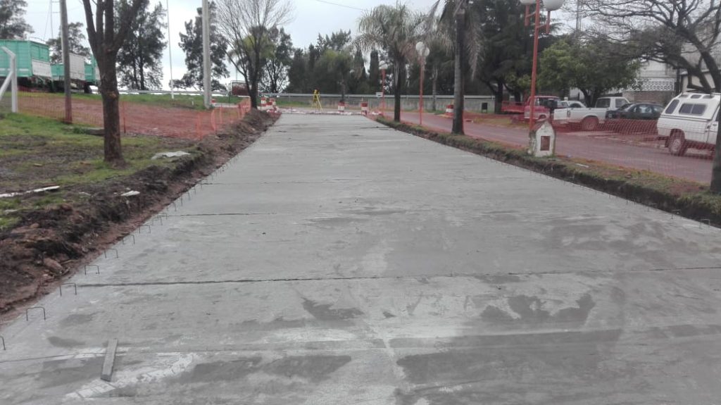 Se completó la primera cuadra de la calzada de hormigón en Av. Los ...